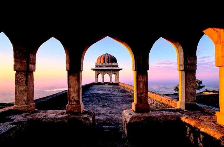 MP Tourism Malwa Resort-Best Place to stay in Mandu